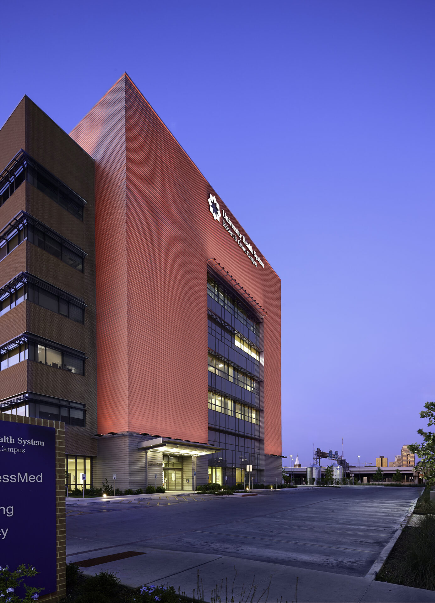 University Health System Robert B. Green Building - Overland Partners